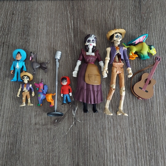 Disney | Toys | Disney Coco Figure Play Set | Poshmark